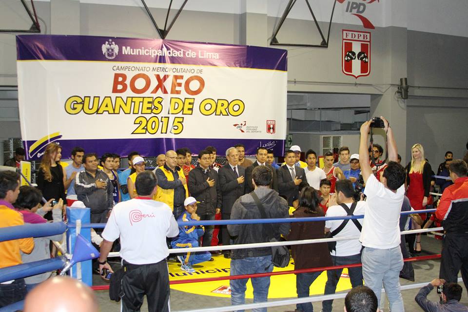 BOXEO Con lleno total comenzó torneo Guantes de Oro - Diario Récord - Perú